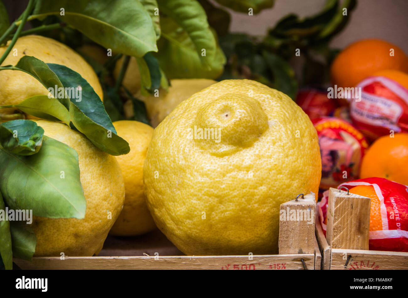 Italienisches obst -Fotos und -Bildmaterial in hoher Auflösung – Alamy