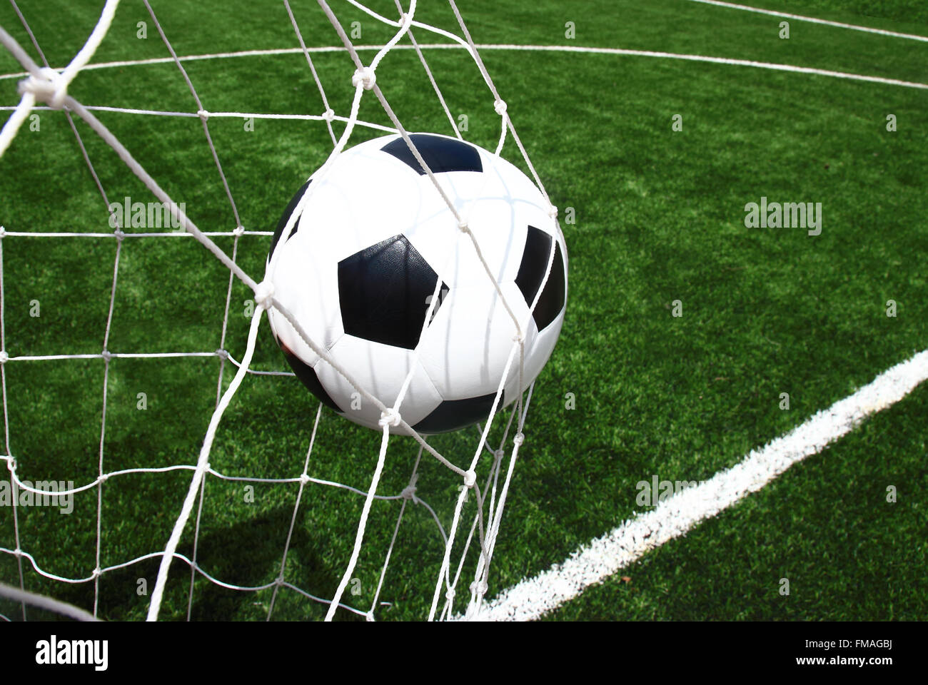 Ball im tor -Fotos und -Bildmaterial in hoher Auflösung – Alamy