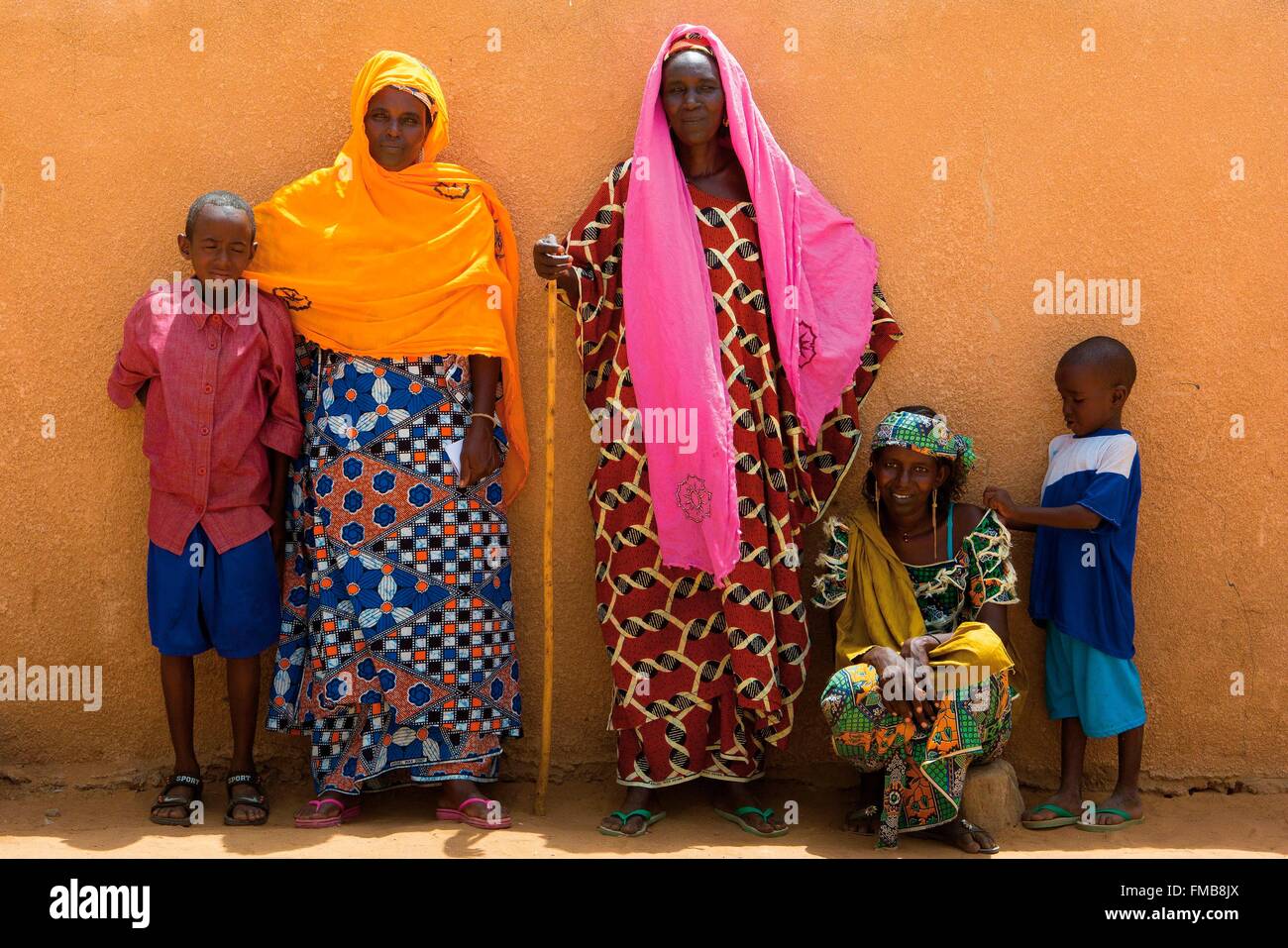 Senegal, Sahel, Ferlo Region, Widou Thiengoly, Frauen und Kinder ...