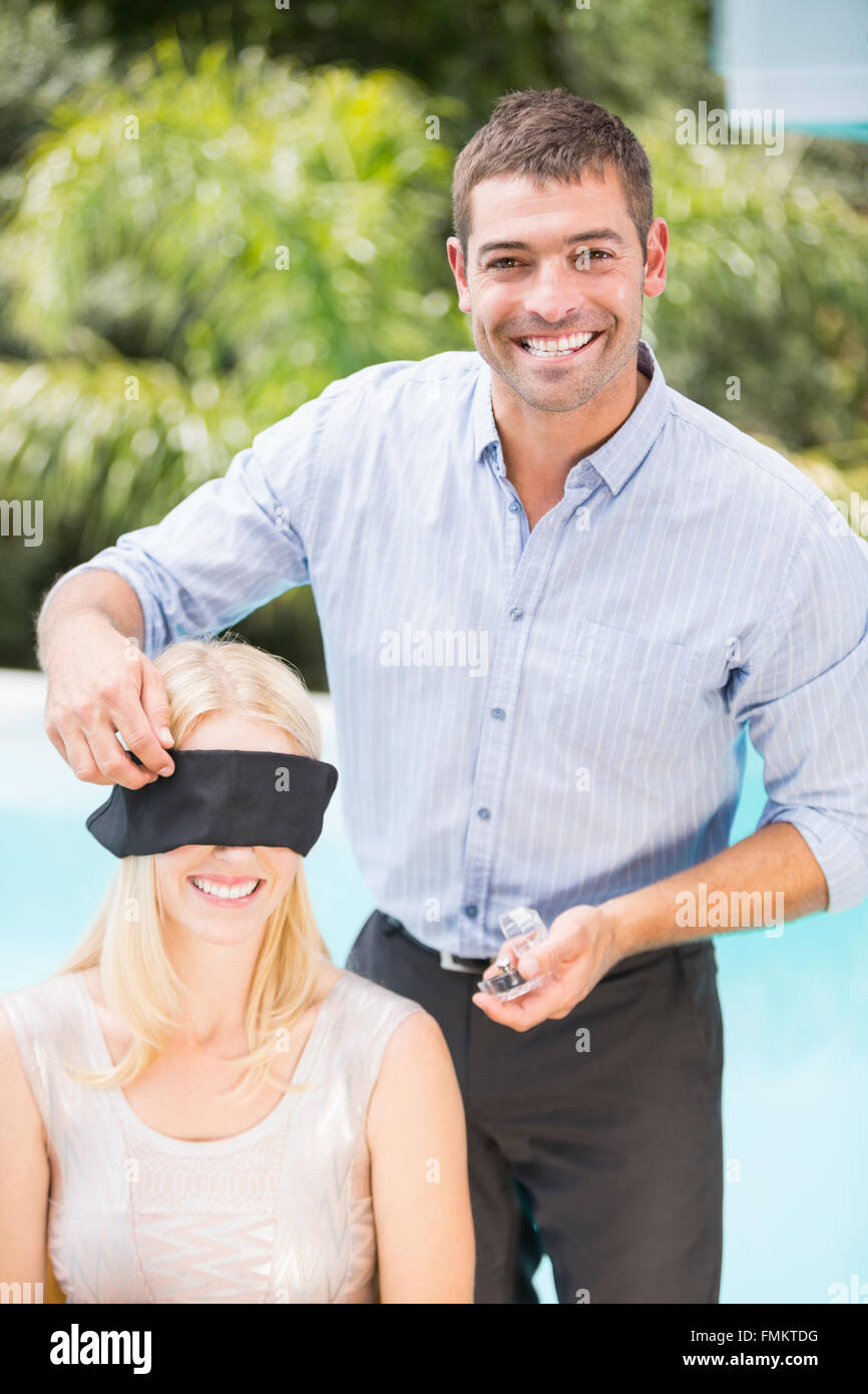 Die Augen Verbinden Stockfotos und -bilder Kaufen - Alamy
