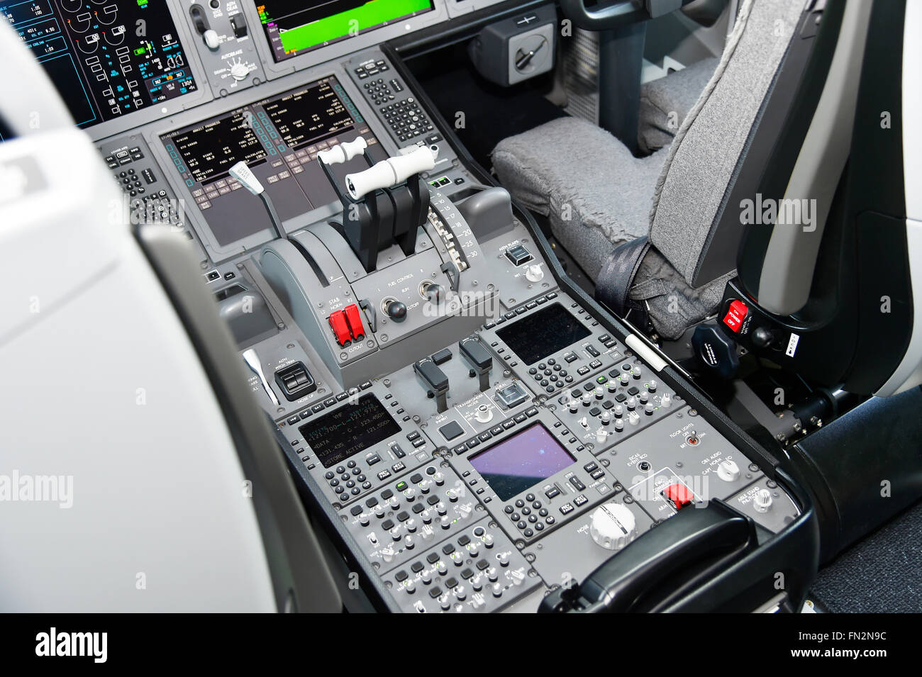 B 787 cockpit -Fotos und -Bildmaterial in hoher Auflösung – Alamy