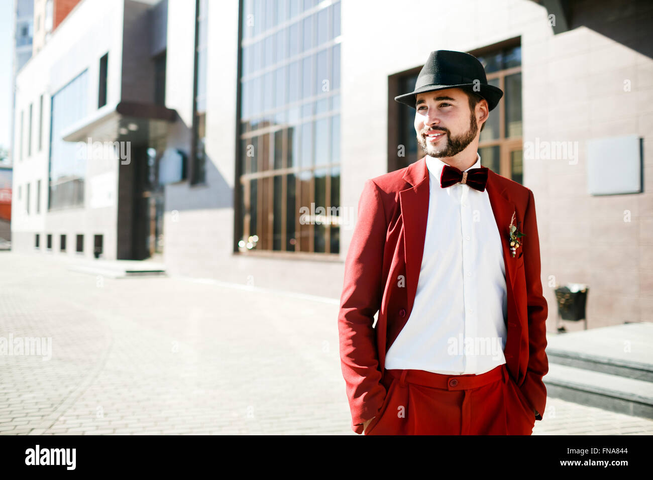 Stylish man -Fotos und -Bildmaterial in hoher Auflösung – Alamy