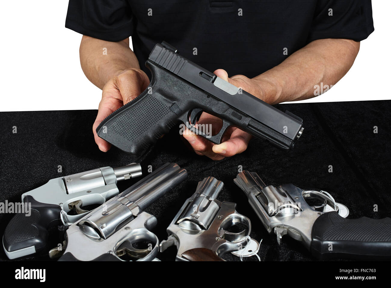 Mann pistole -Fotos und -Bildmaterial in hoher Auflösung – Alamy