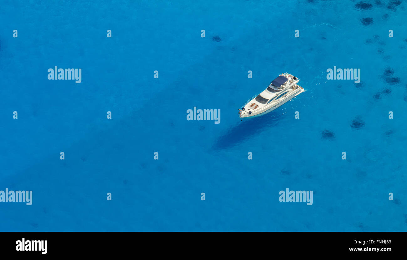 Yacht segel meer -Fotos und -Bildmaterial in hoher Auflösung – Alamy