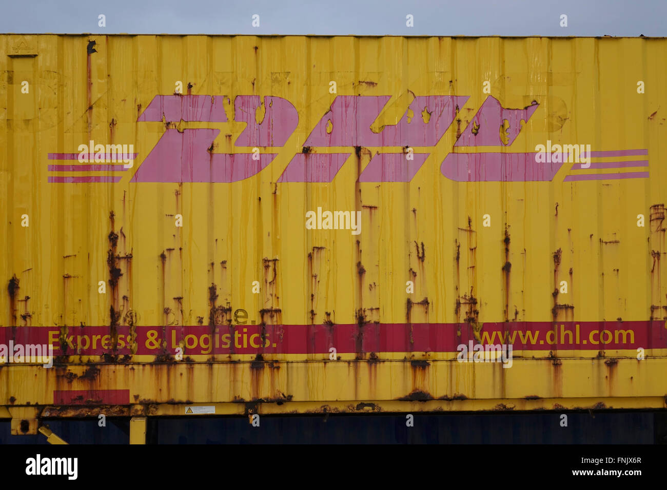 Dhl container dhl container -Fotos und -Bildmaterial in hoher Auflösung ...