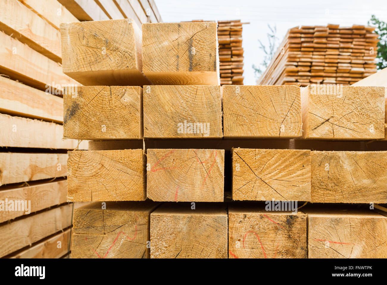 Balken aus holz -Fotos und -Bildmaterial in hoher Auflösung – Alamy
