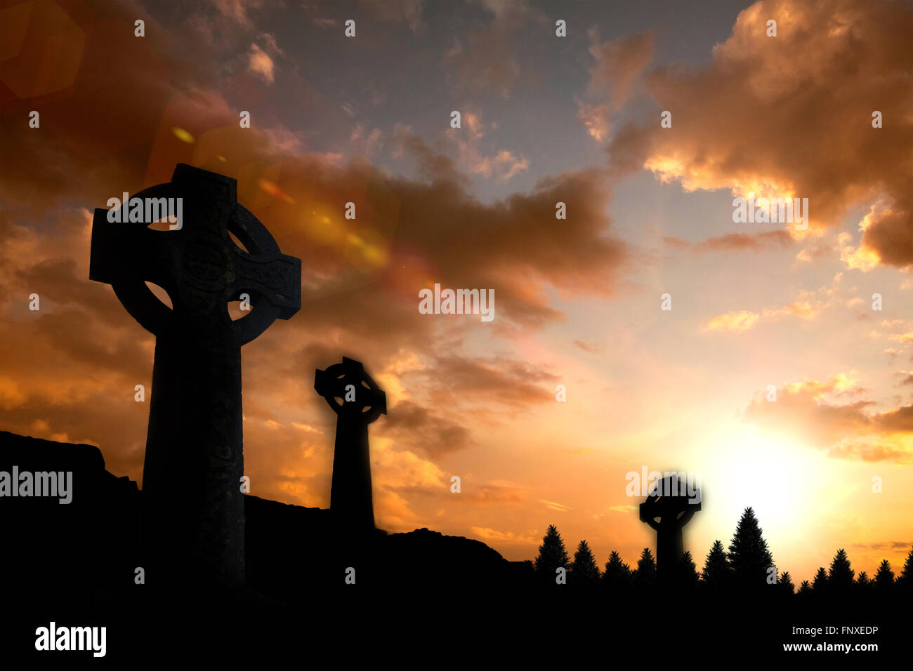 Keltisches Kreuz Bei Sonnenuntergang Stockfotos und -bilder Kaufen - Alamy