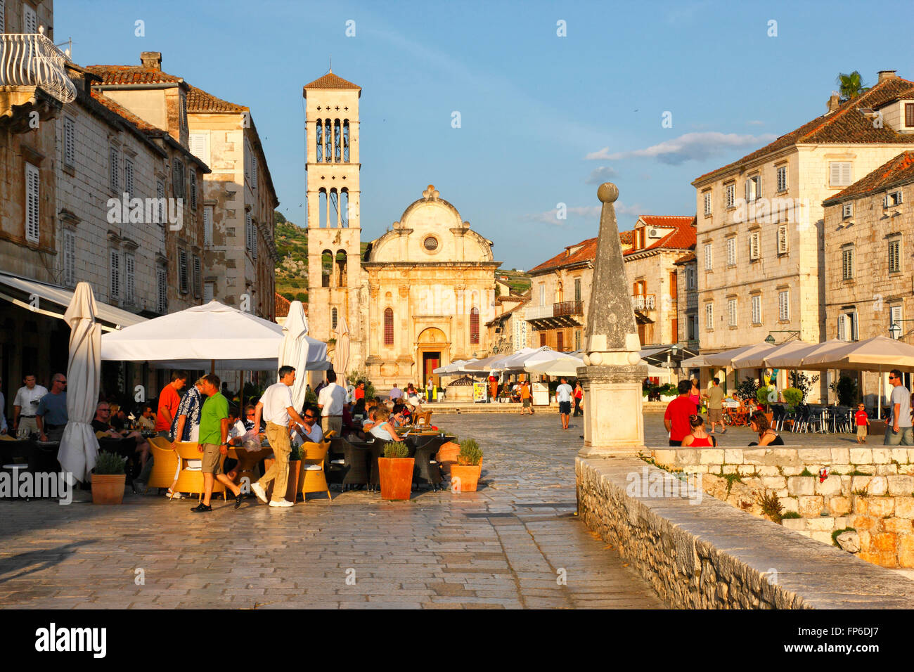 Bar hafen menschen -Fotos und -Bildmaterial in hoher Auflösung – Alamy
