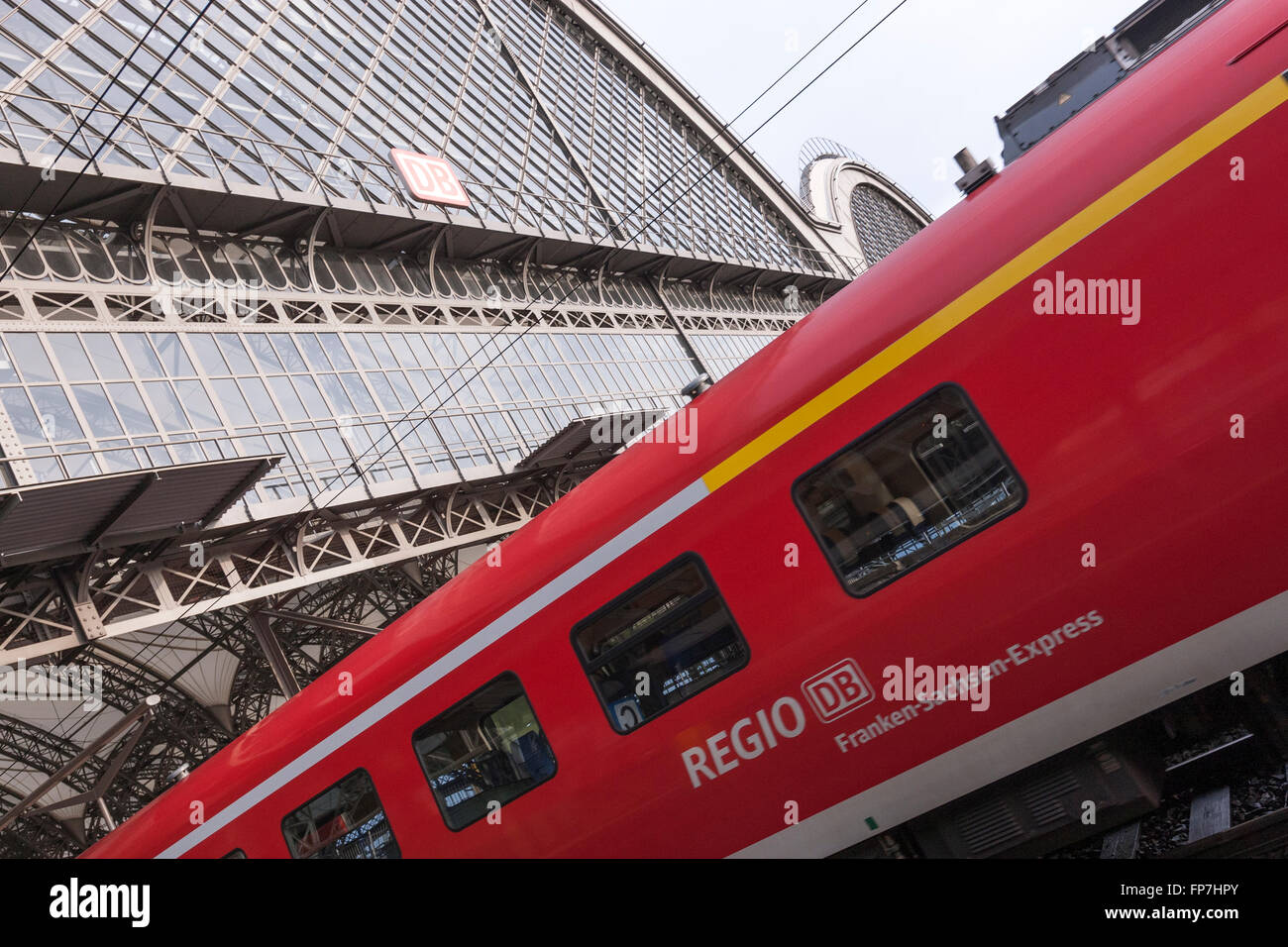 Dresden hauptbahnhof -Fotos und -Bildmaterial in hoher Auflösung – Alamy