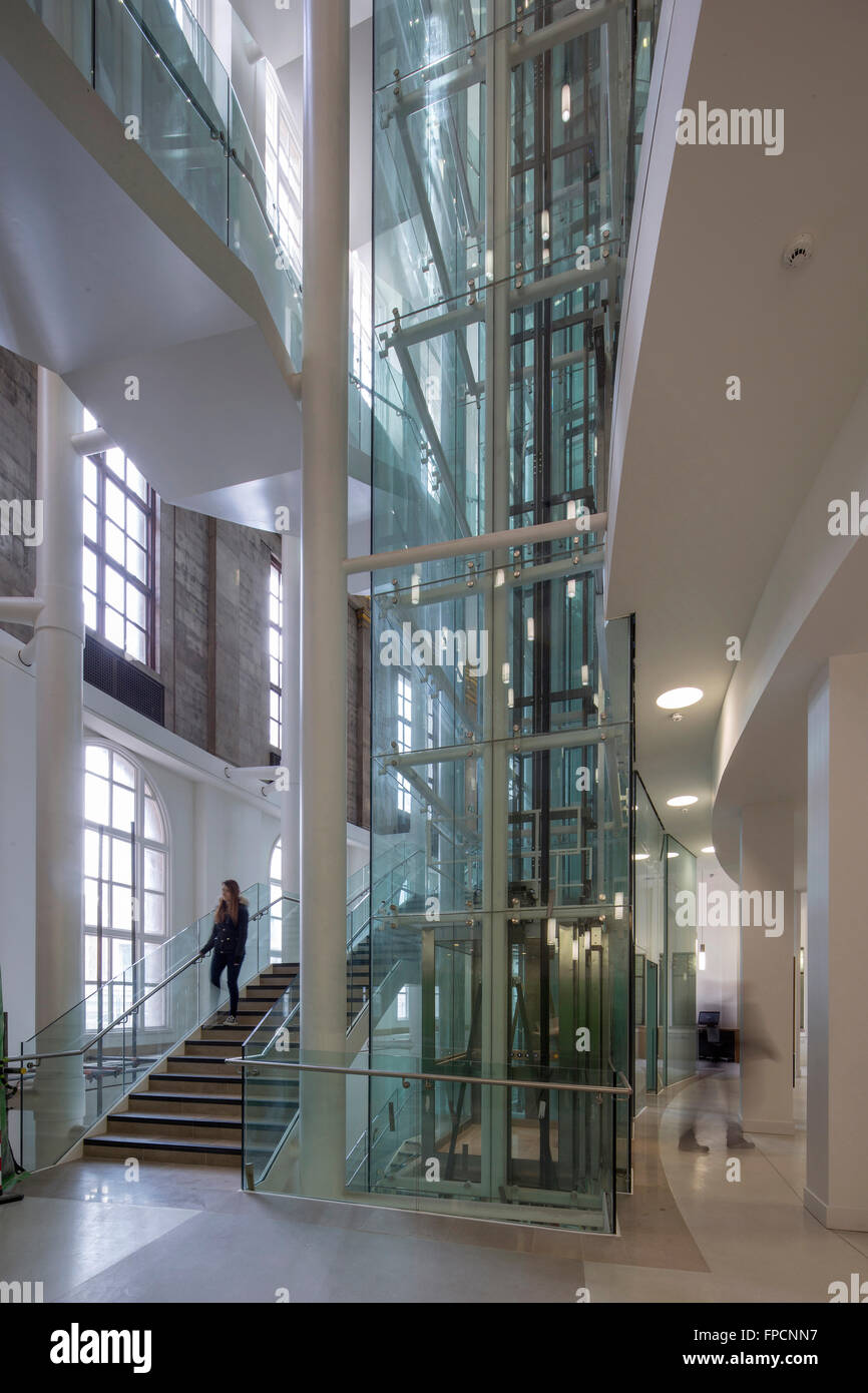 Große moderne gebäude -Fotos und -Bildmaterial in hoher Auflösung – Alamy