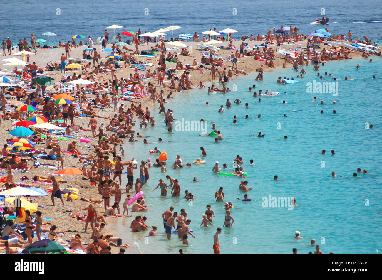 Crowdes des Menschen auf Golden Cape auf der Insel Brac, Kroatien ...