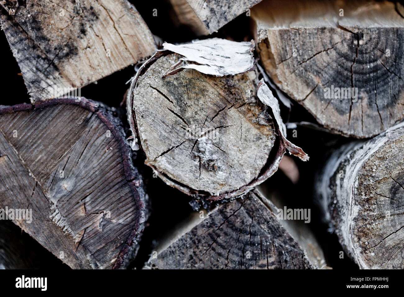 Stacked logs wooden -Fotos und -Bildmaterial in hoher Auflösung – Alamy