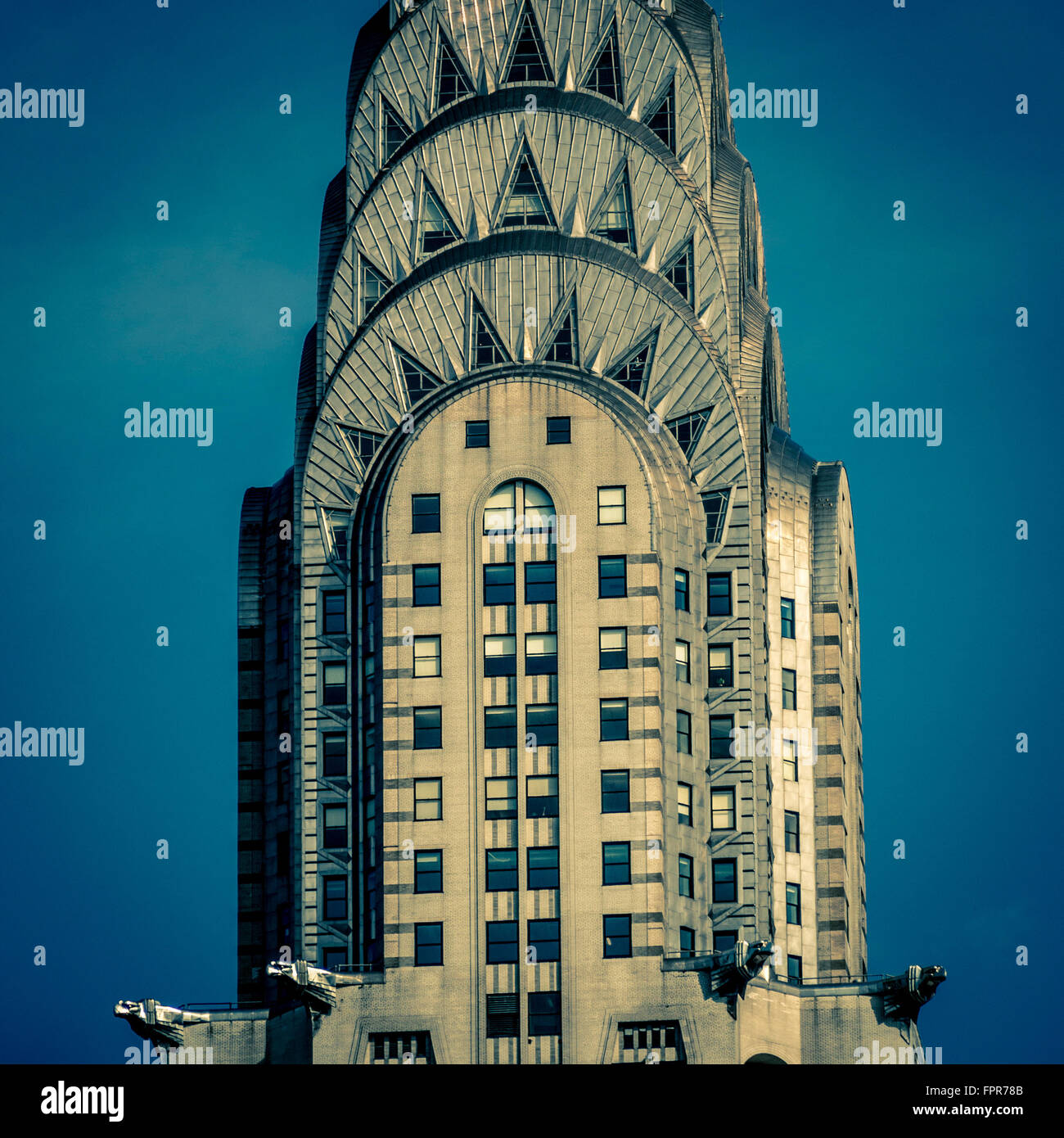 Gargoyles chrysler building -Fotos und -Bildmaterial in hoher Auflösung ...
