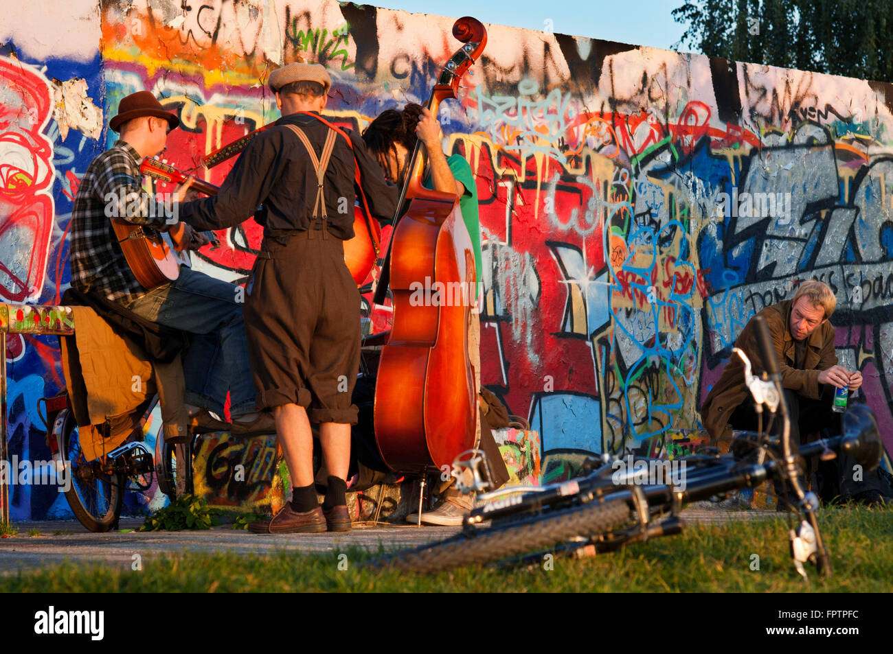 Berliner Mauer Im Untergrund Stockfotos und -bilder Kaufen - Alamy