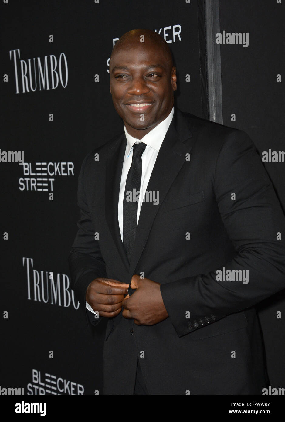 LOS ANGELES, CA - 27. Oktober 2015: Schauspieler Adewale Akinnuoye ...