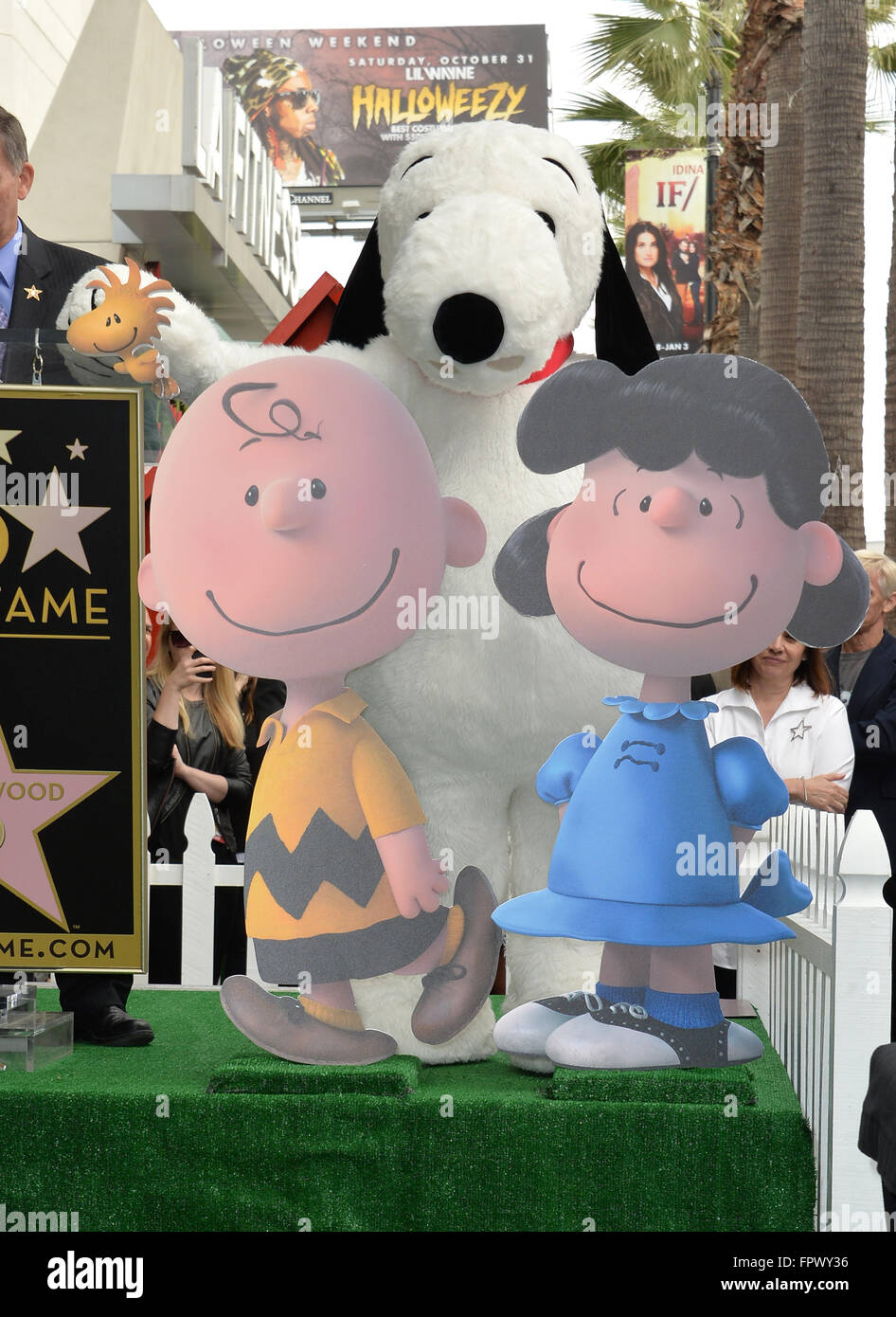 LOS ANGELES, CA - 2. November 2015: Comic-Figur Snoopy mit dem 2,563rd ...