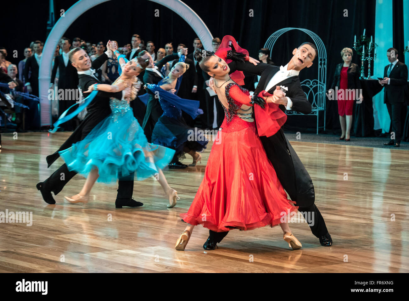 Standard dance -Fotos und -Bildmaterial in hoher Auflösung – Alamy