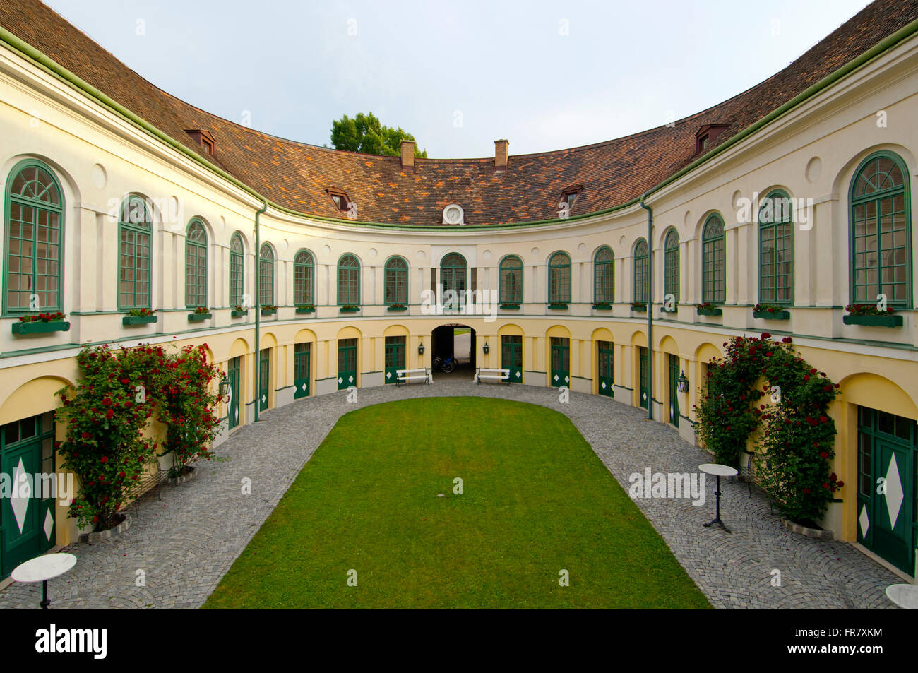 Biedermeier architecture -Fotos und -Bildmaterial in hoher Auflösung ...