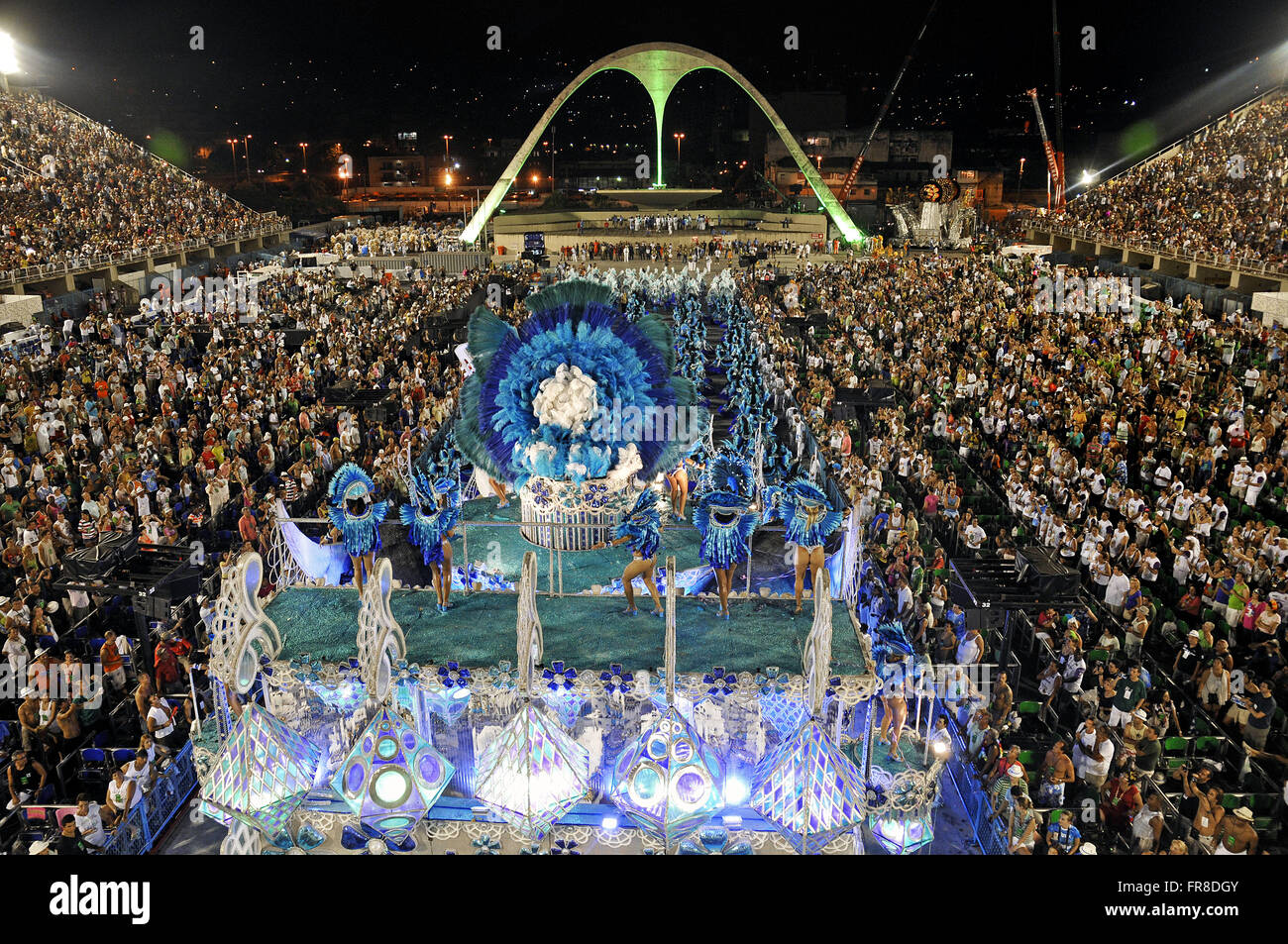 Parade schweben samba tanzen -Fotos und -Bildmaterial in hoher ...