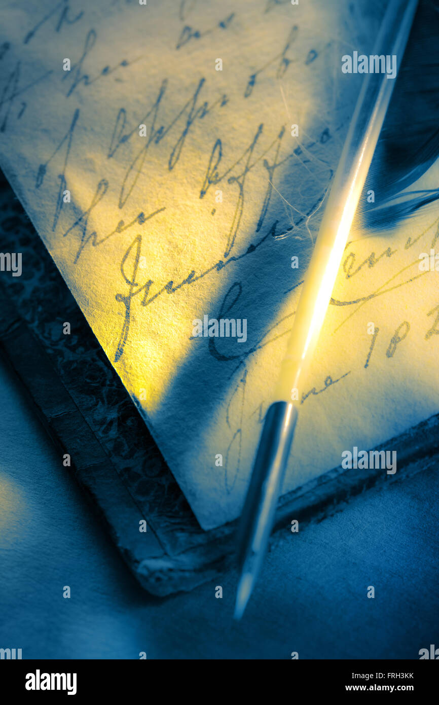 Stift mit feder -Fotos und -Bildmaterial in hoher Auflösung – Alamy