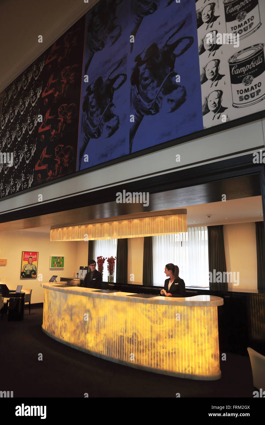 Hotel front desk -Fotos und -Bildmaterial in hoher Auflösung – Alamy