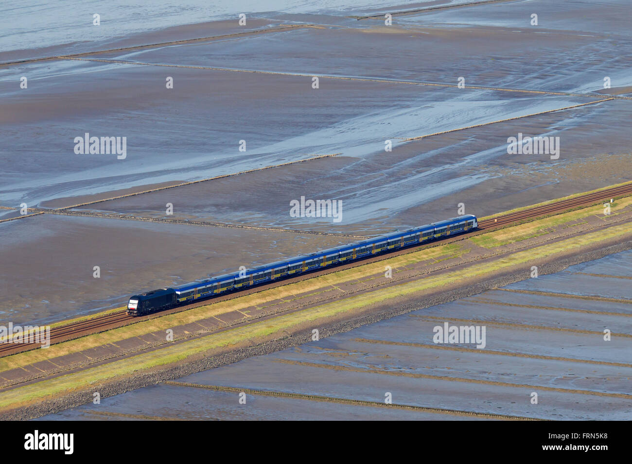 Zug auf Hindenburgdamm / Hindenburg Damm, Damm verbinden ...