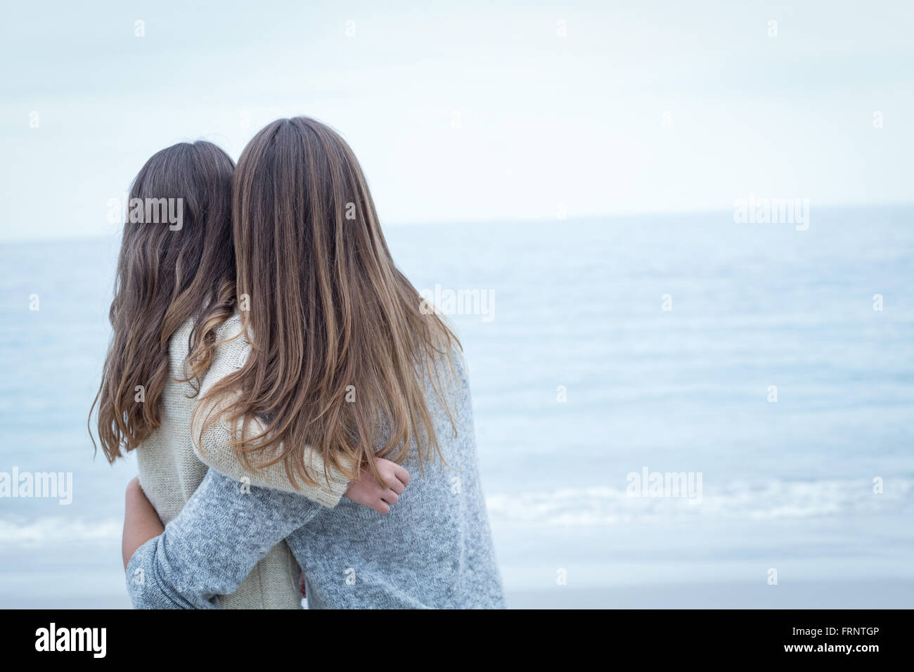 Mutter tochter urlaub meer -Fotos und -Bildmaterial in hoher Auflösung ...