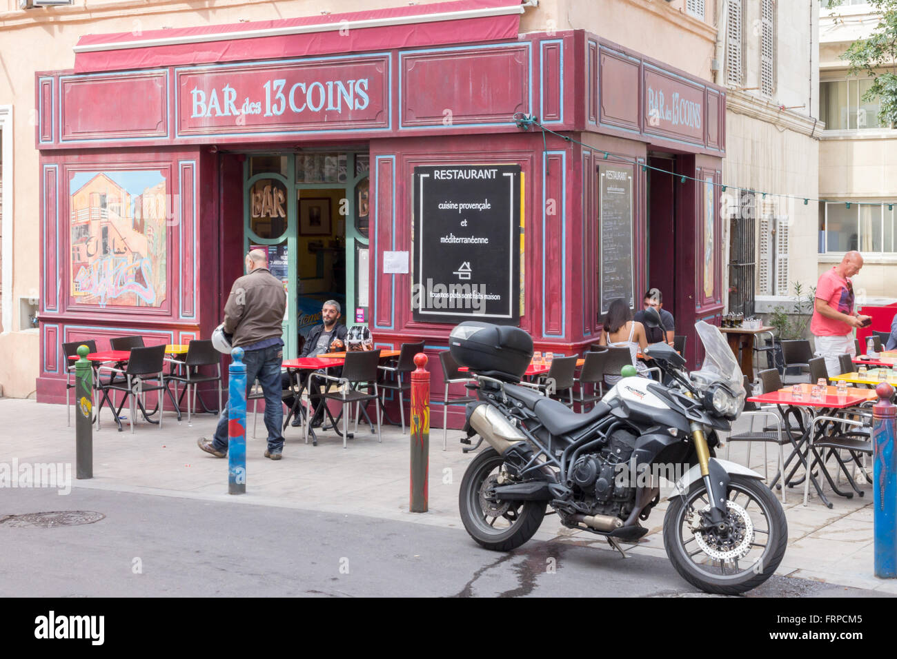 Marseille bar -Fotos und -Bildmaterial in hoher Auflösung – Alamy