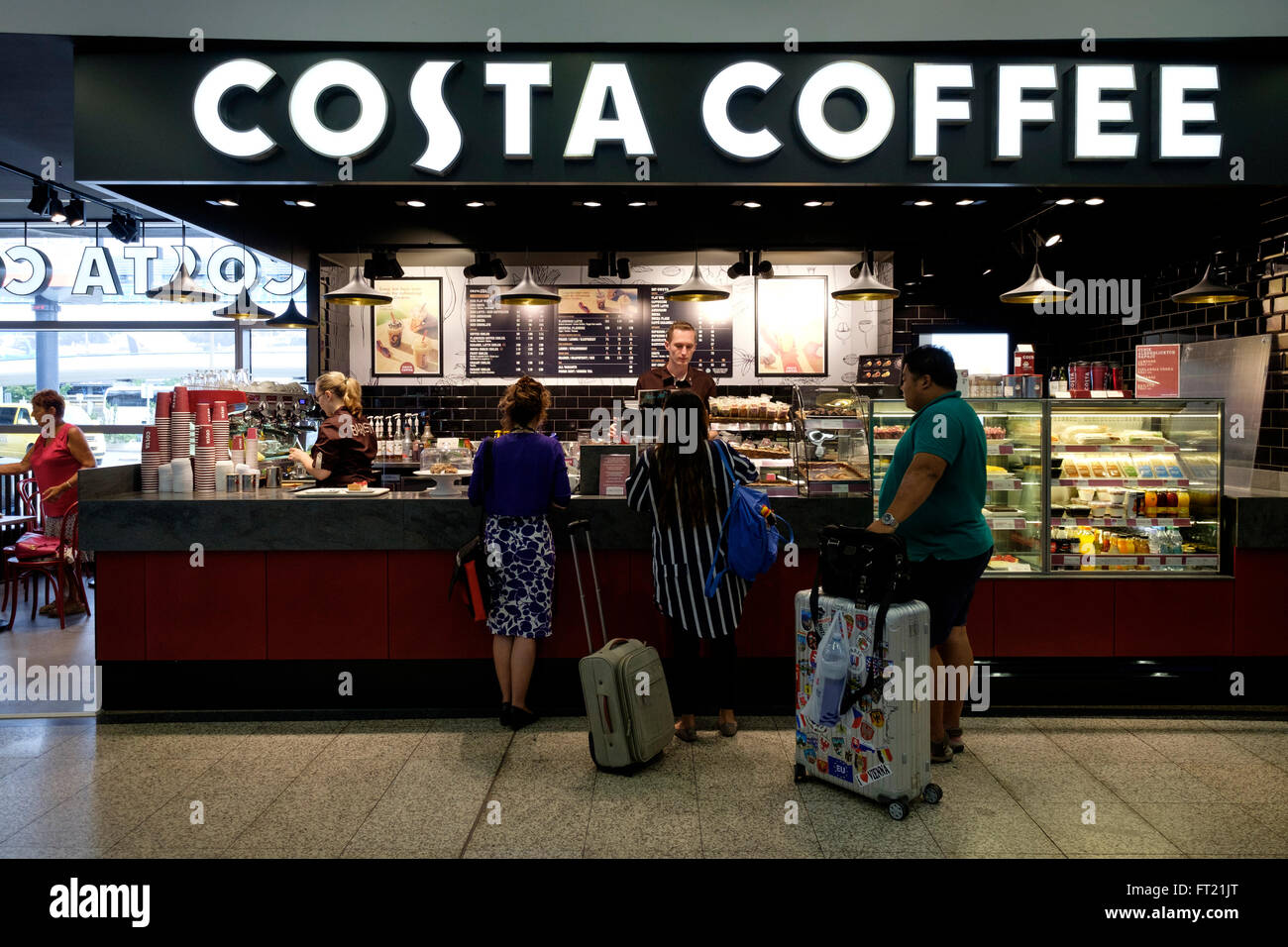 Costa kaffee interieur -Fotos und -Bildmaterial in hoher Auflösung – Alamy
