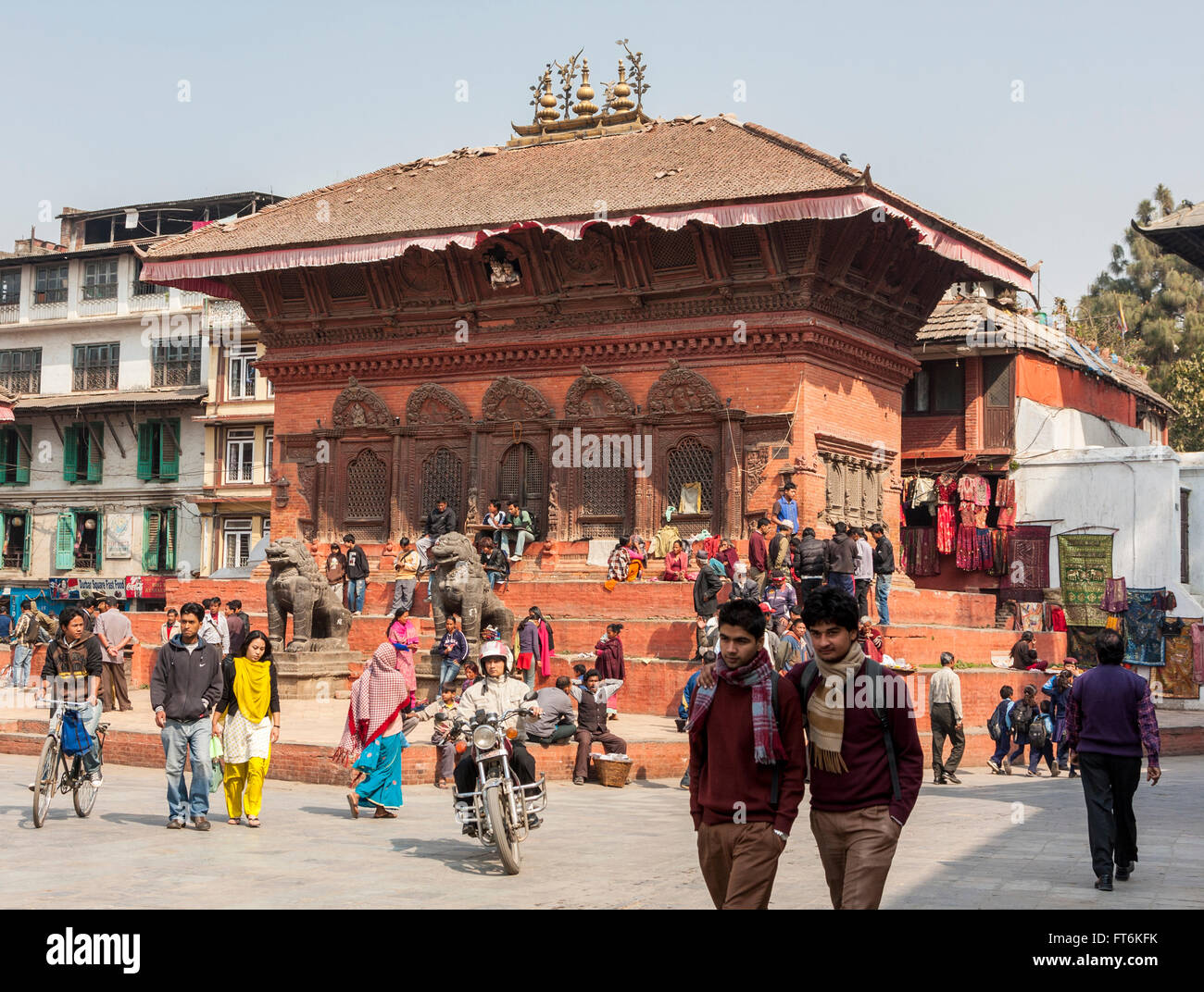 Shiva parvati temple -Fotos und -Bildmaterial in hoher Auflösung – Alamy