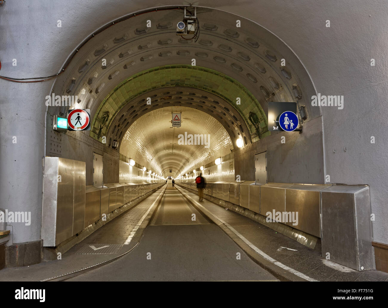 Alter Elbtunnel Oder St Pauli Elbtunnel Deutsch Alter Elbtunnel