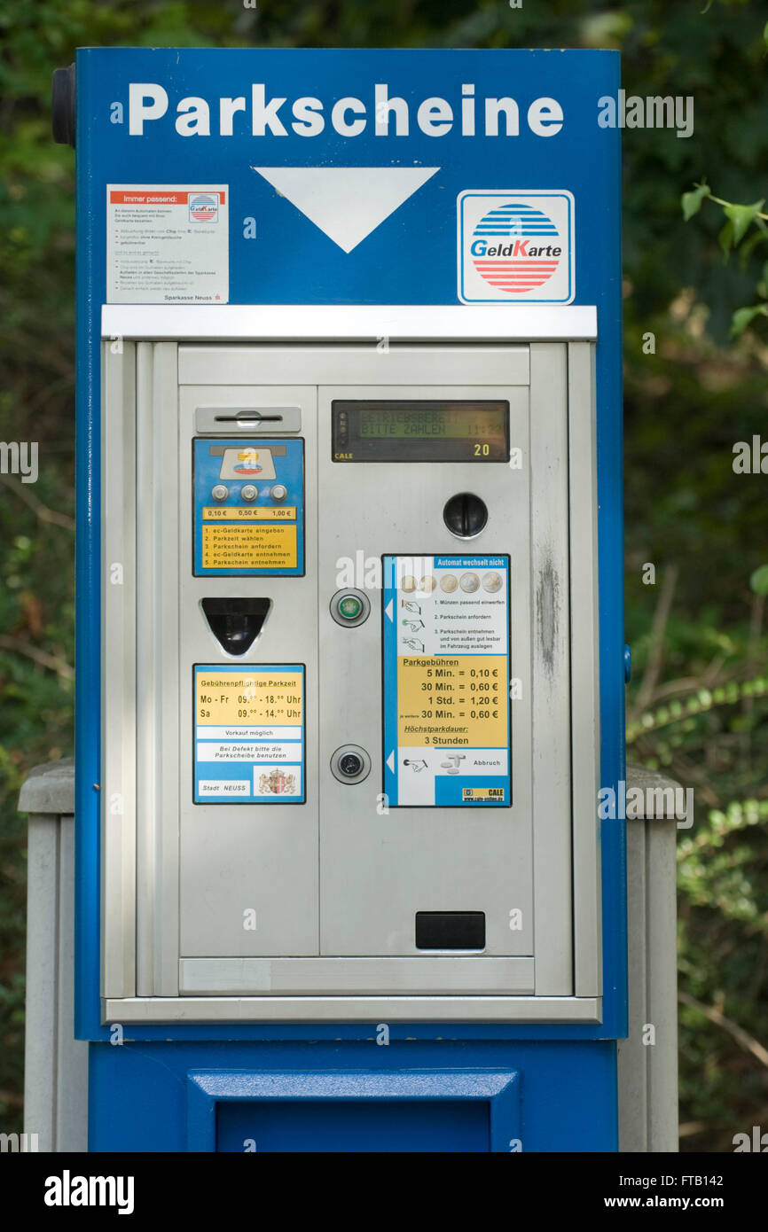 Sie Wollen Auf Einem Platz Mit Parkscheinautomat Parken