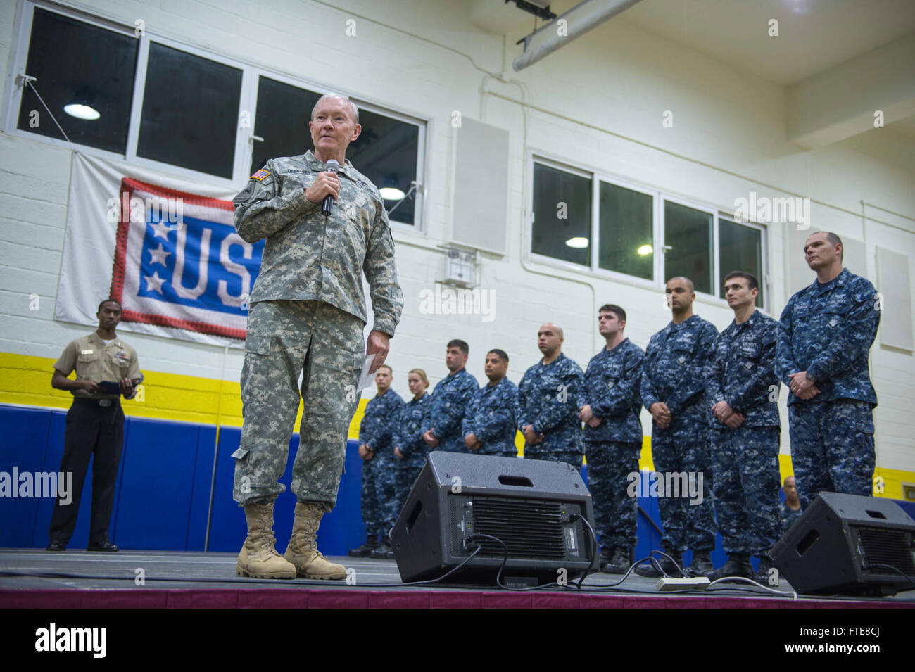 Im Dezember 2013 rekrutierte General Martin Dempsey, Vorsitzender der ...