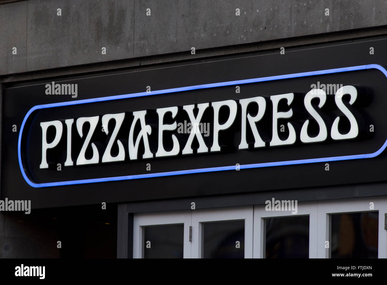 Pizza express logo -Fotos und -Bildmaterial in hoher Auflösung – Alamy