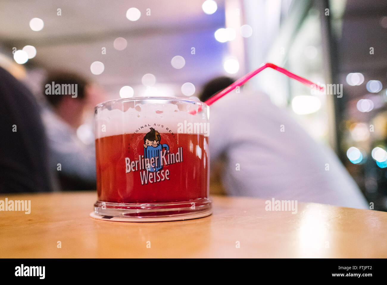 Weissbier berlin -Fotos und -Bildmaterial in hoher Auflösung – Alamy