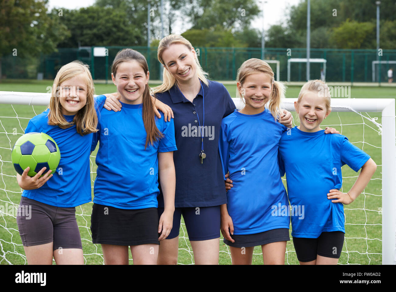 Female soccer coach -Fotos und -Bildmaterial in hoher Auflösung – Alamy