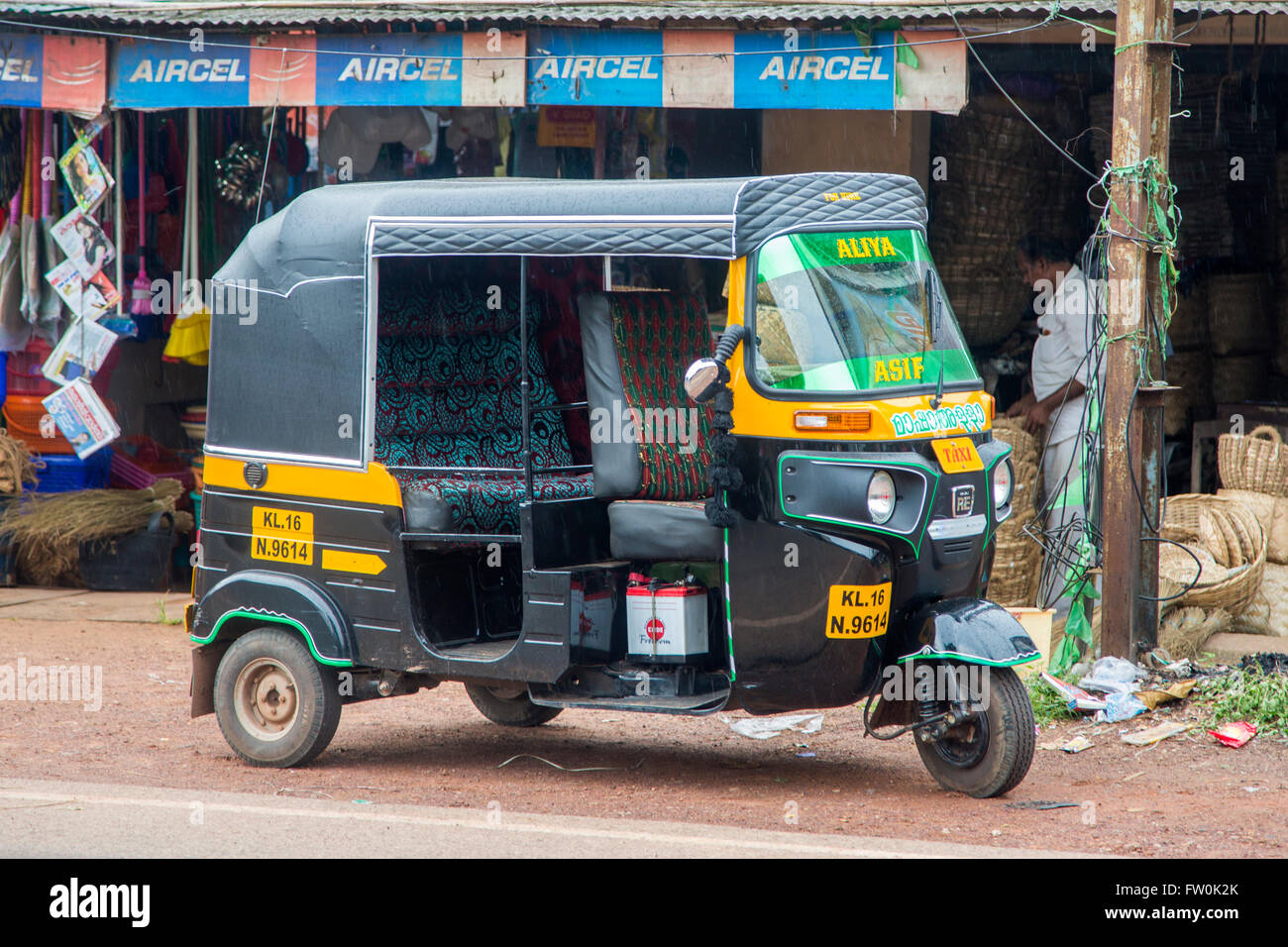 Motorized auto rickshaw -Fotos und -Bildmaterial in hoher Auflösung – Alamy