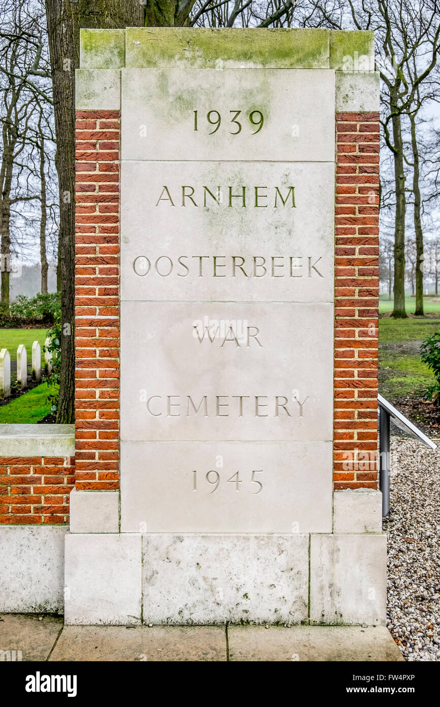 Arnhem, eine Brücke zu weit CWGC Soldatenfriedhof Stockfotografie - Alamy Arnhem, eine Brücke zu weit CWGC Soldatenfriedhof Stockfotografie - Alamy