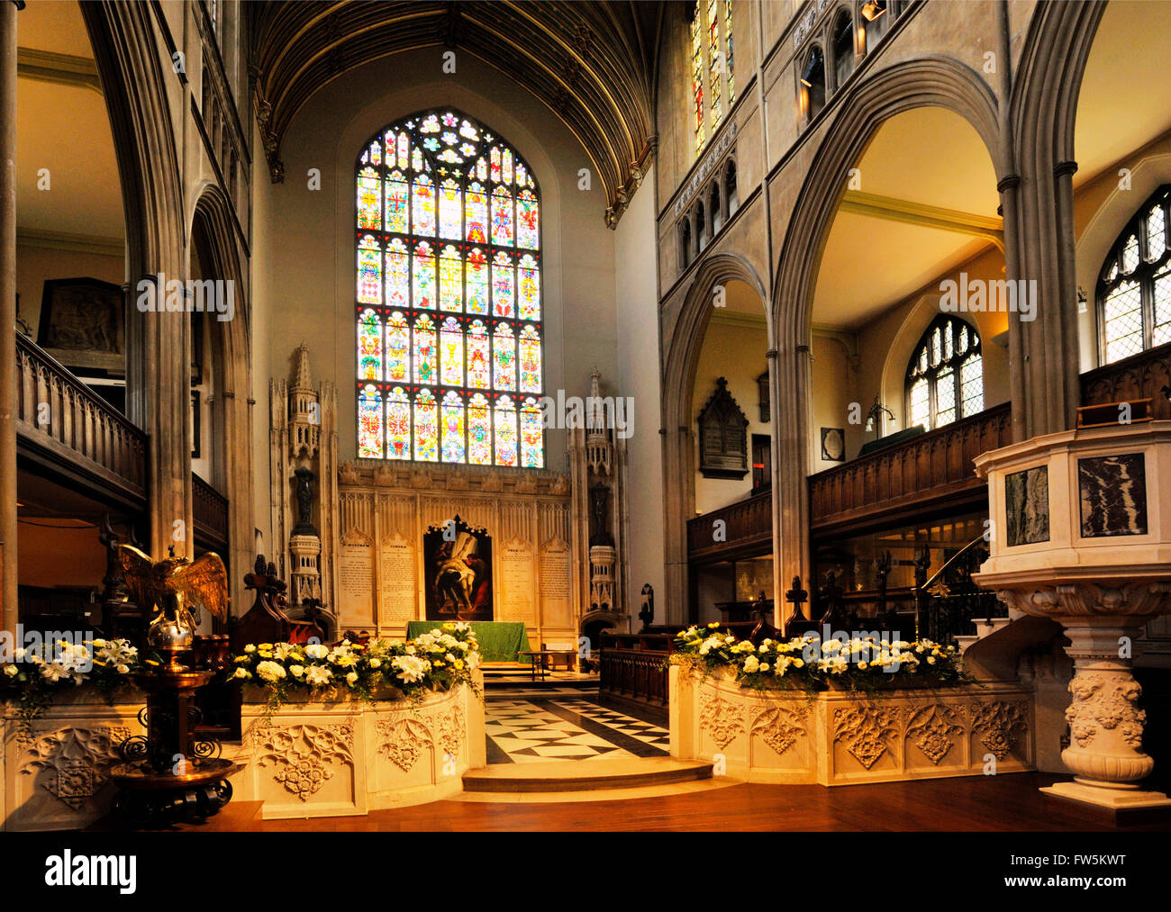 Altar, Kanzel und Chor der Kirche und Gärten, Sydney St, Chelsea ...