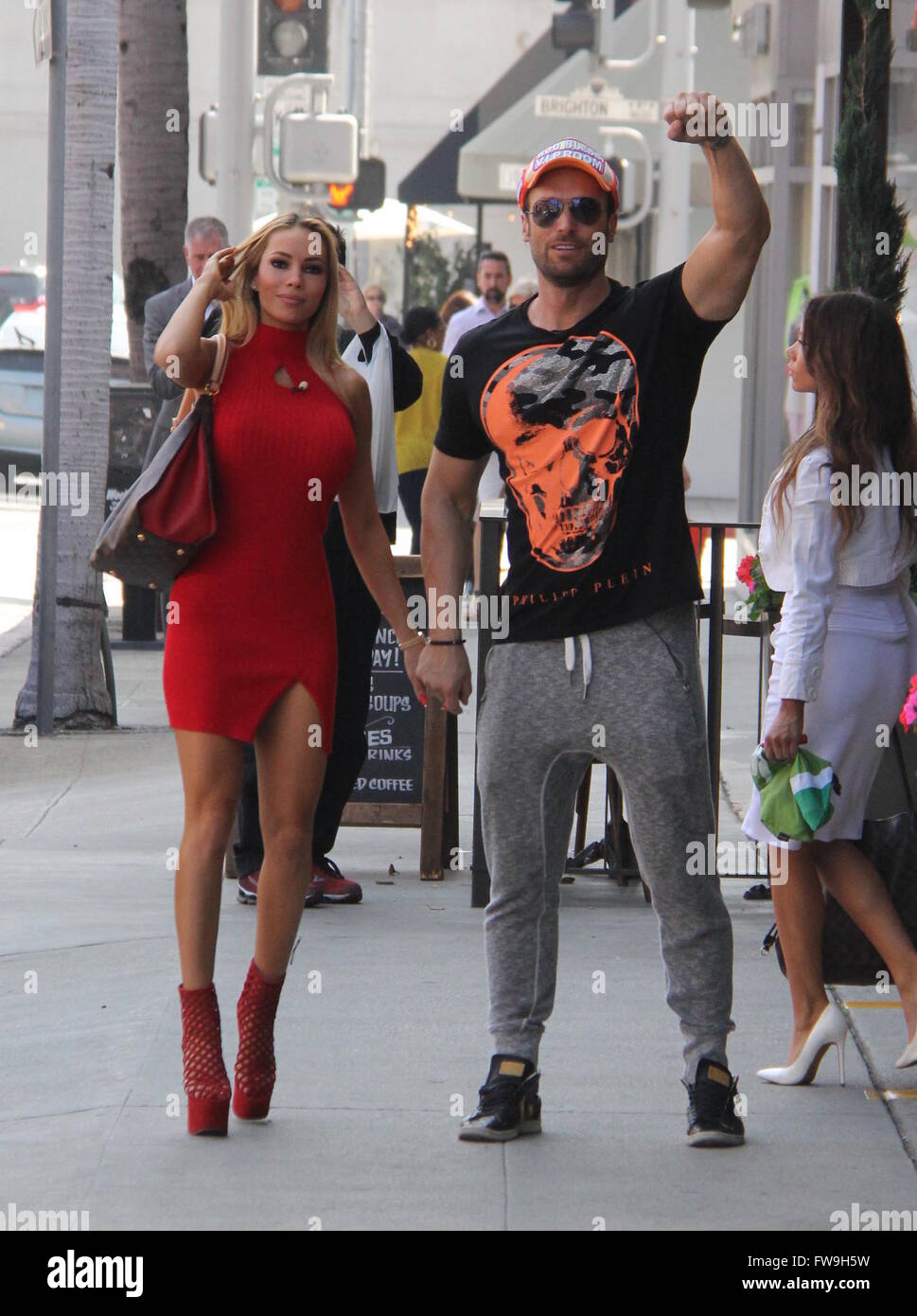 Maria und Bastian Yotta teilen Küsse für die Kamera Featuring: Maria ...