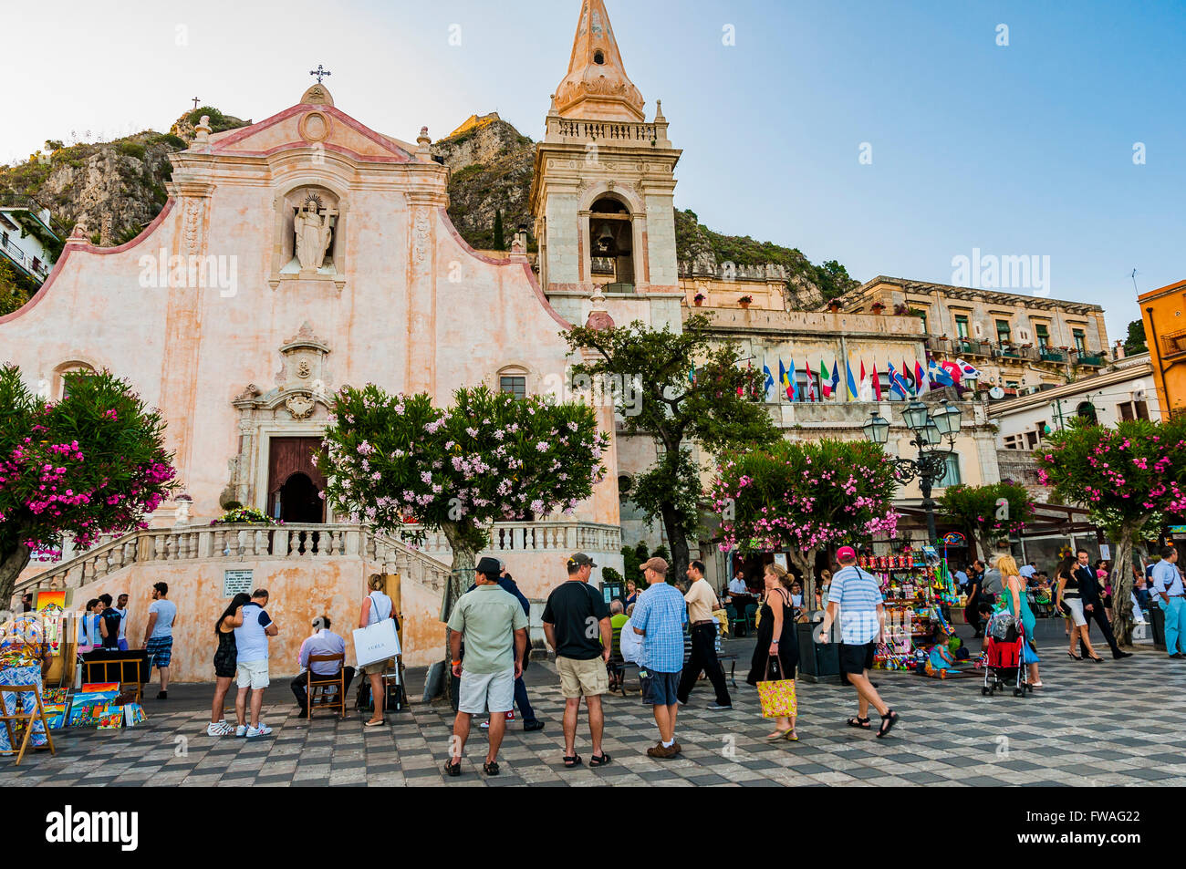 Platz an der Straße Corso Umberto. Taormina, Messina, Sizilien, Italien ...