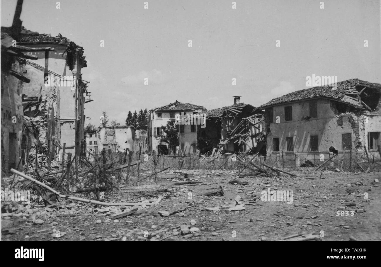 Artillerie Schäden an Gebäuden an der italienischen Front während des ...