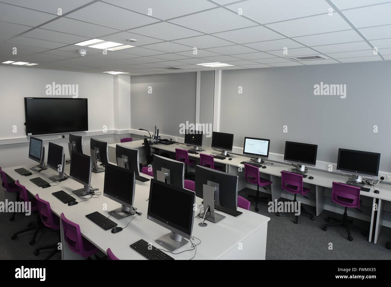 Moderne Schule Computer Klassenzimmer Stockfotos und -bilder Kaufen - Alamy