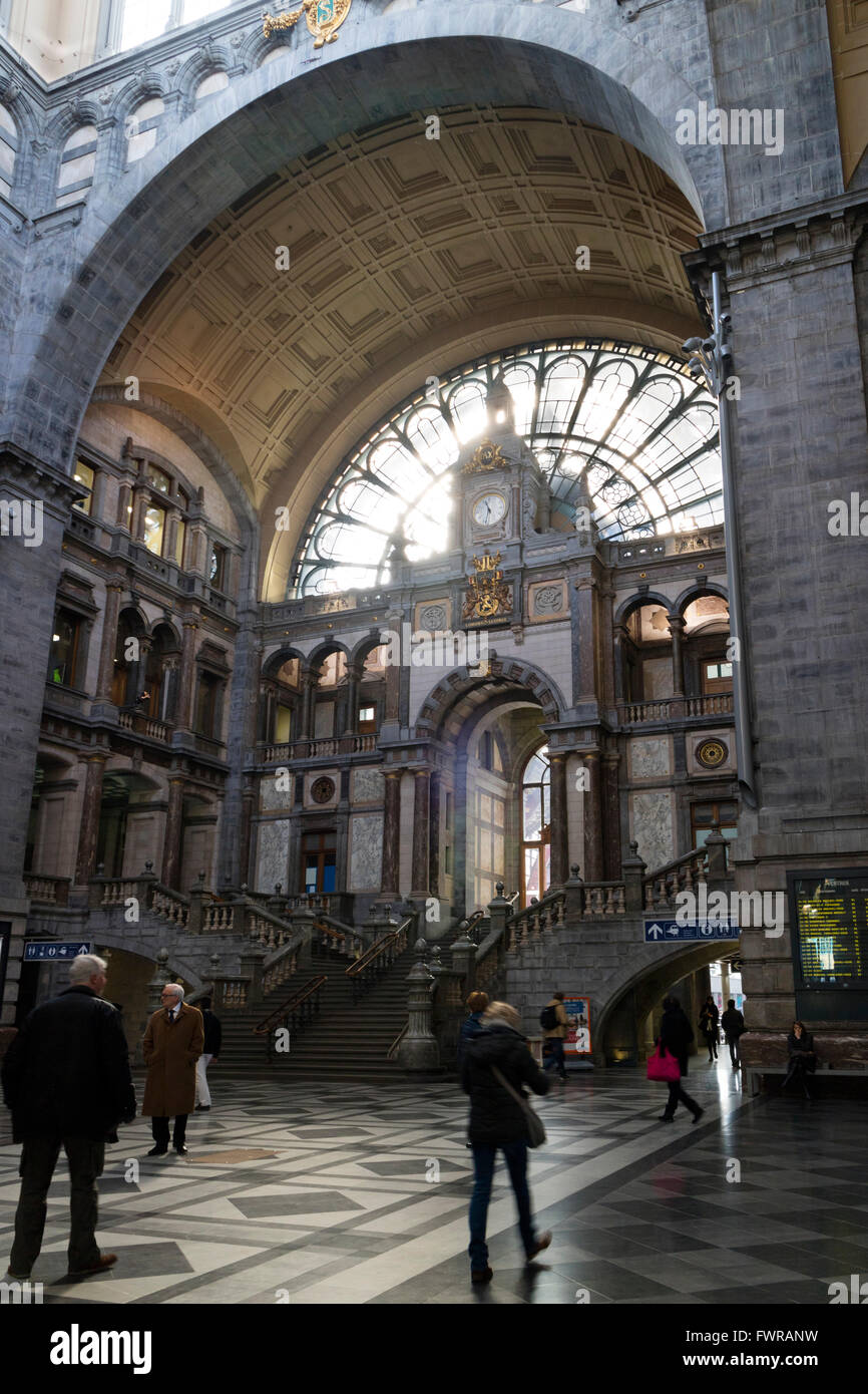 Antwerpen zentralbahnhof central -Fotos und -Bildmaterial in hoher Auflösung – Alamy