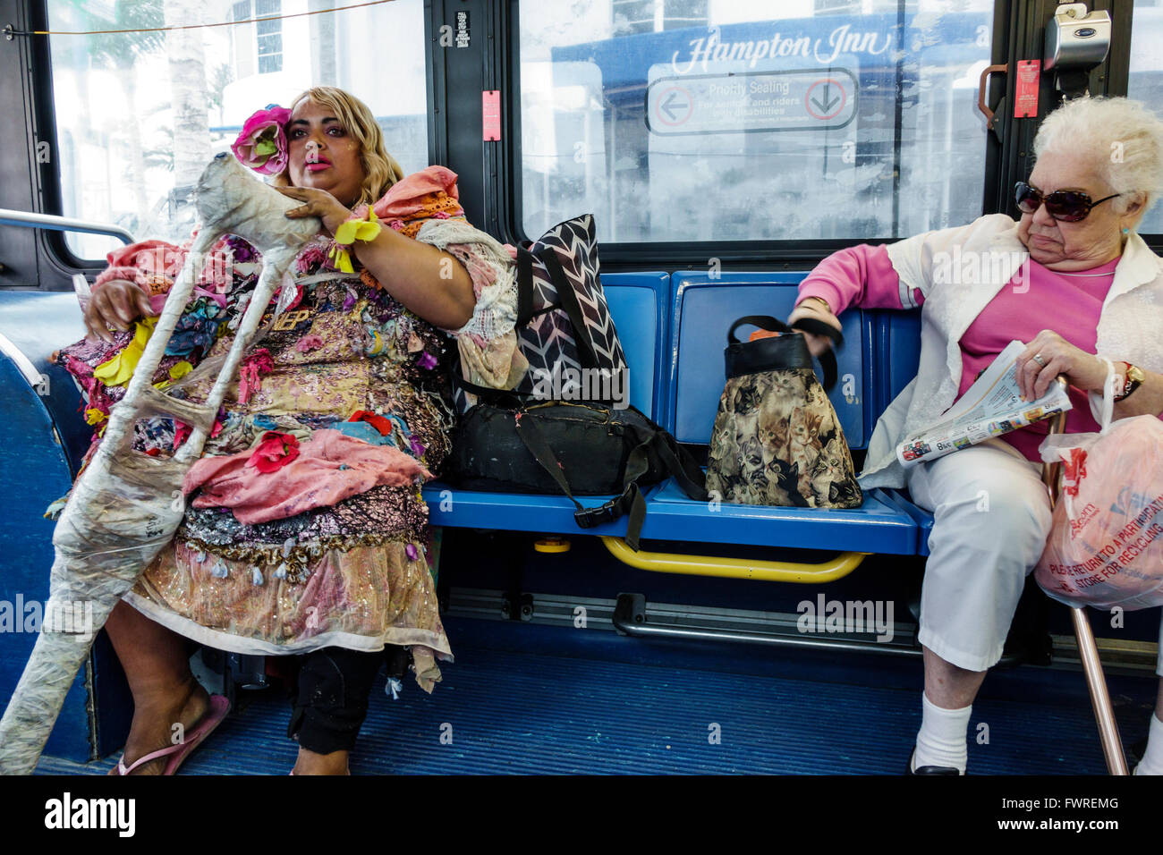 Old fat woman -Fotos und -Bildmaterial in hoher Auflösung – Alamy