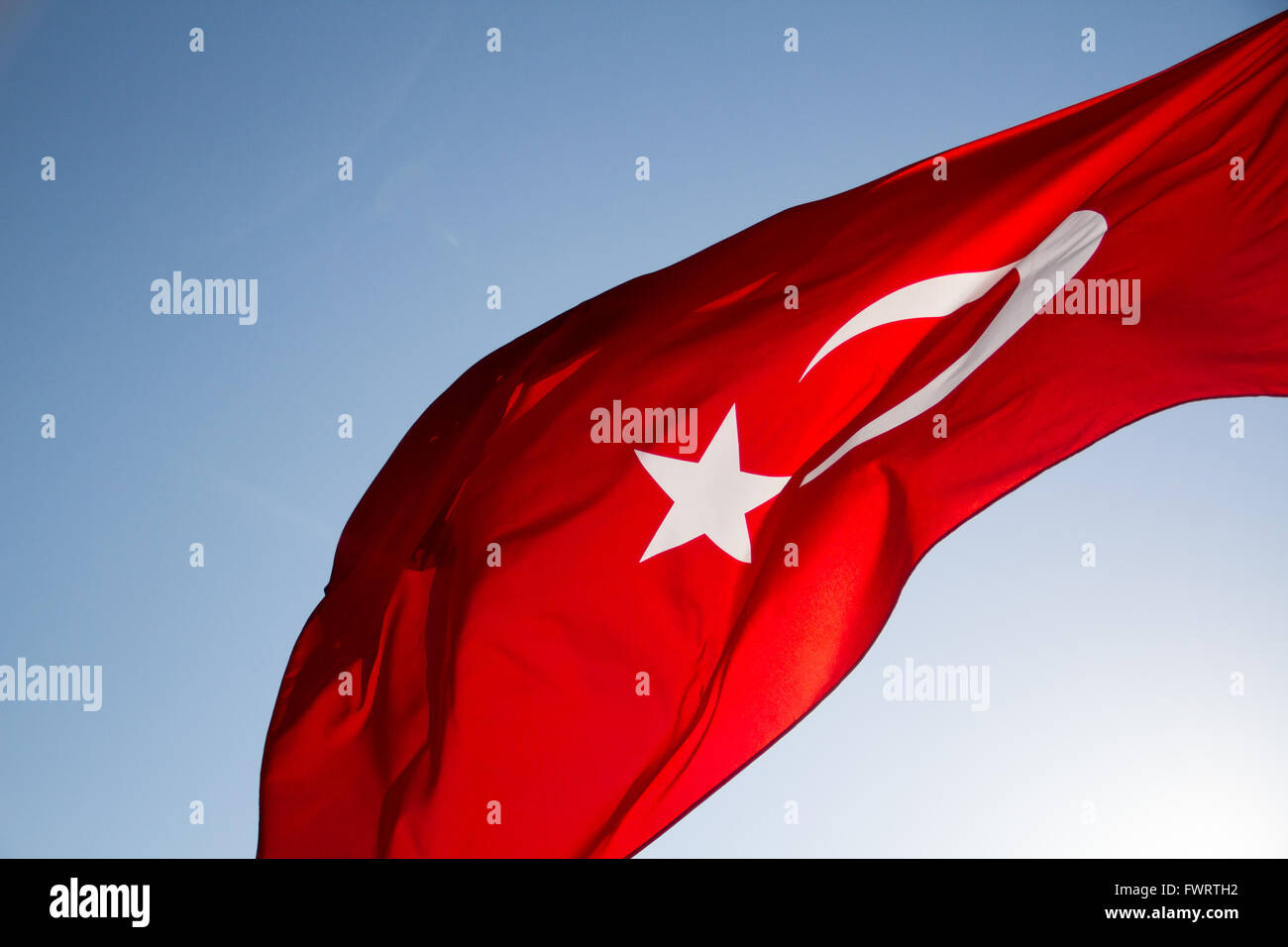 Roter stern und halbmond -Fotos und -Bildmaterial in hoher Auflösung ...