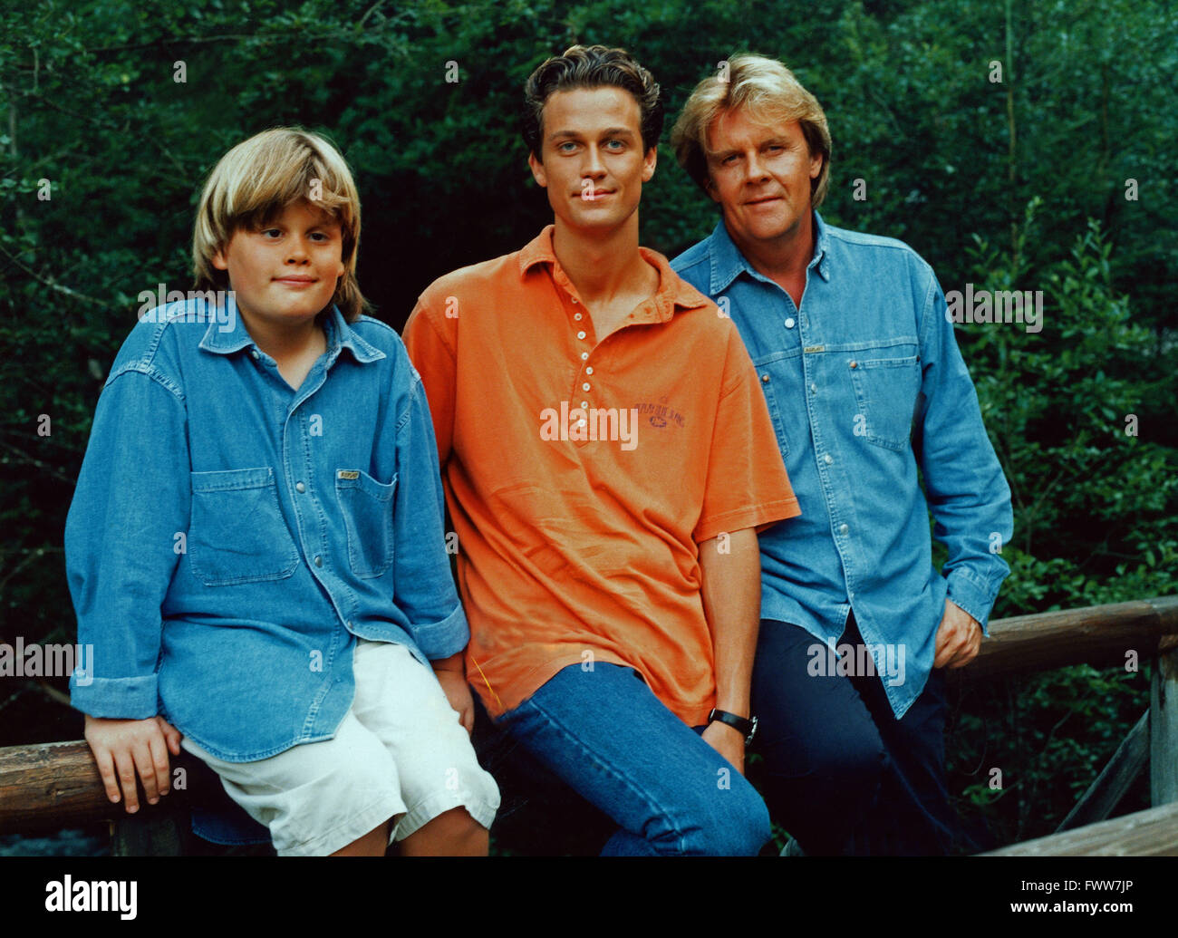 Der Südafrikanische Sänger Howard Carpendale Mit Seinen Söhnen Wayne ...