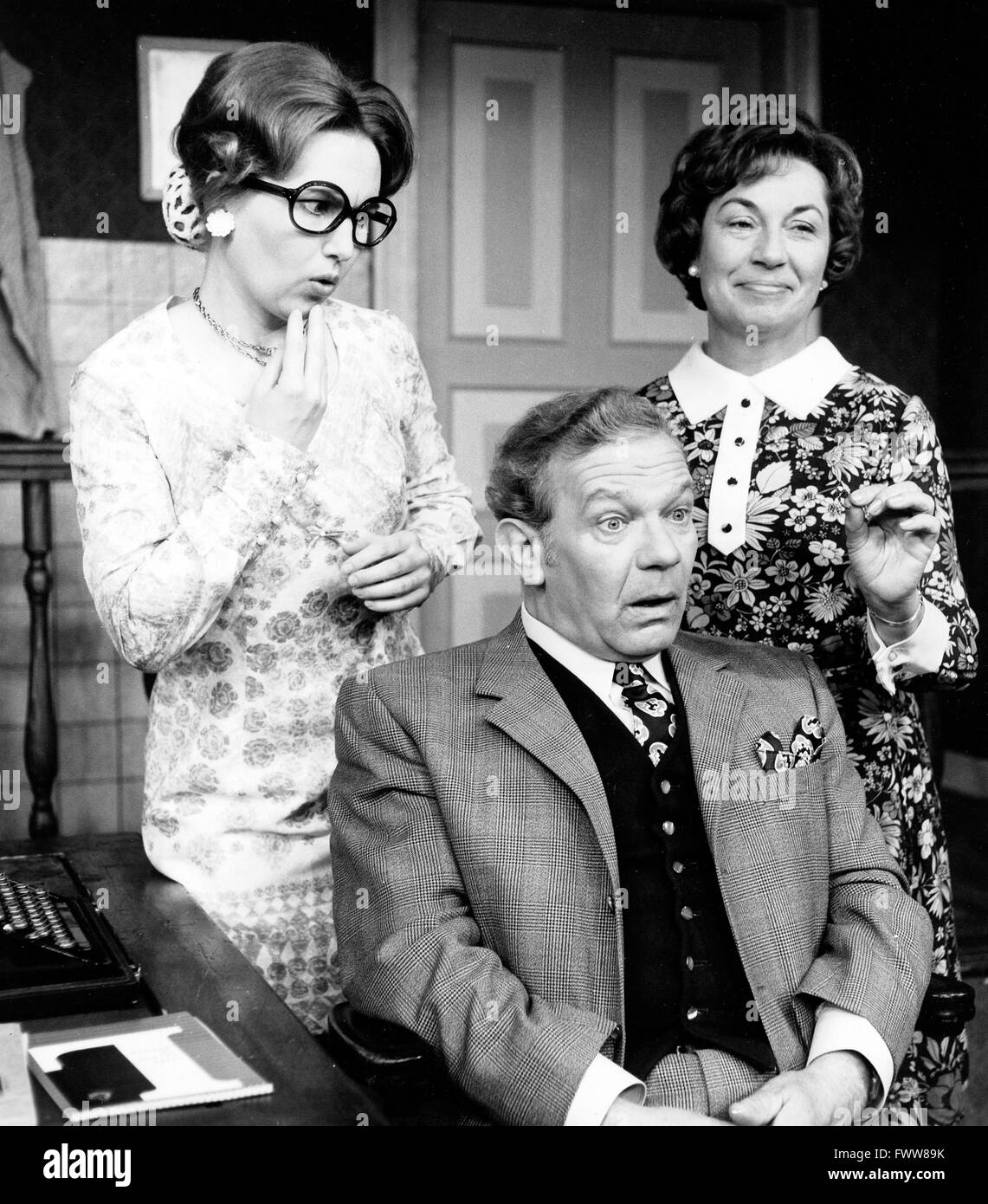 Ohnsorg Theater Stück "Hoppla, Nu Kommt Hannes", Theaterstück ...