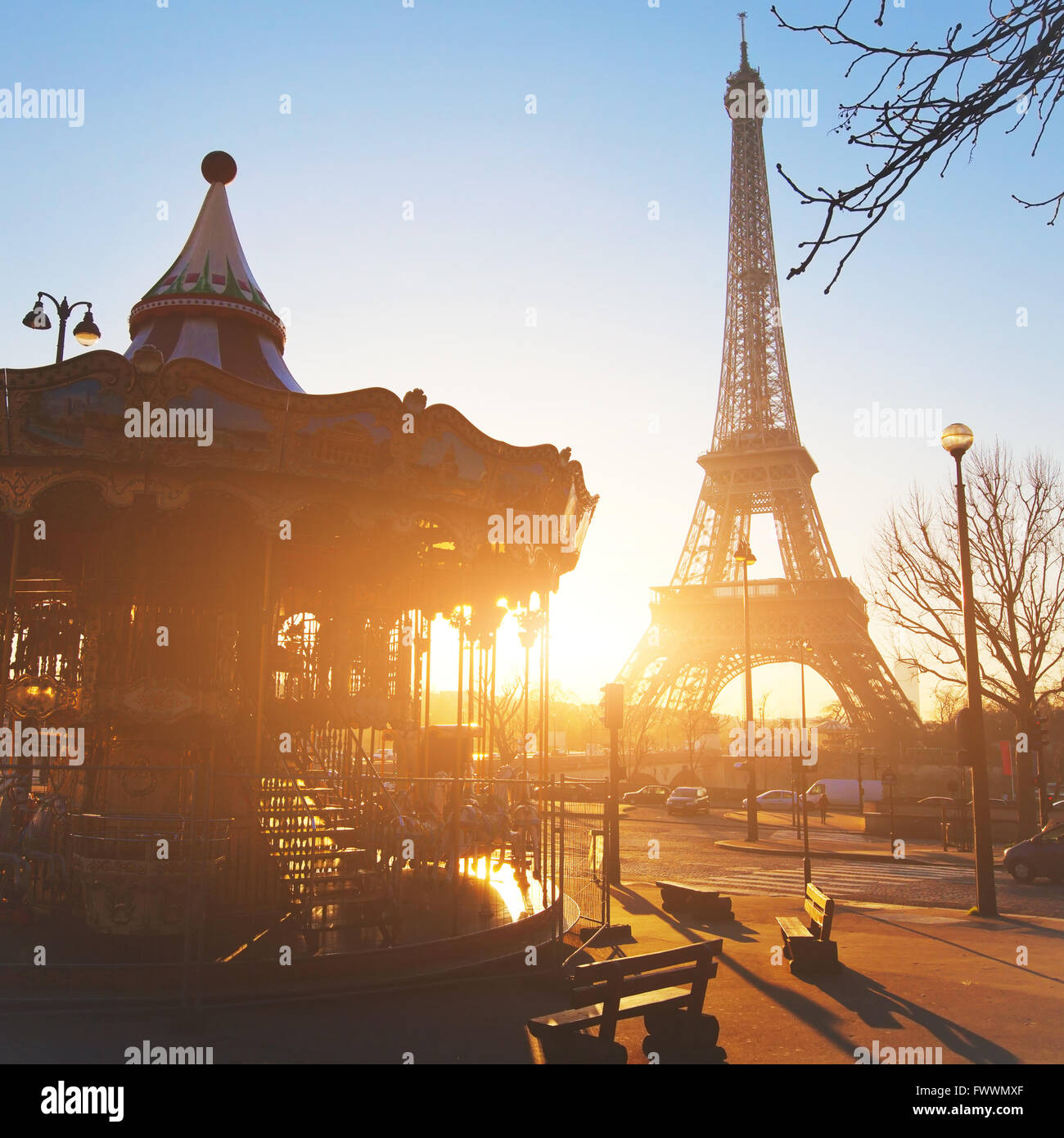 Karussell frankreich paris wahrzeichen -Fotos und -Bildmaterial in ...