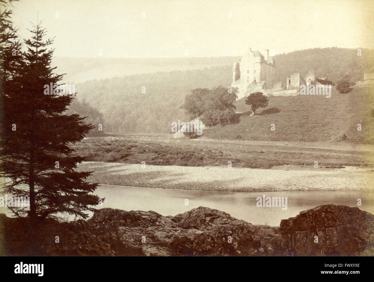 Neidpath schloss schottland -Fotos und -Bildmaterial in hoher Auflösung ...